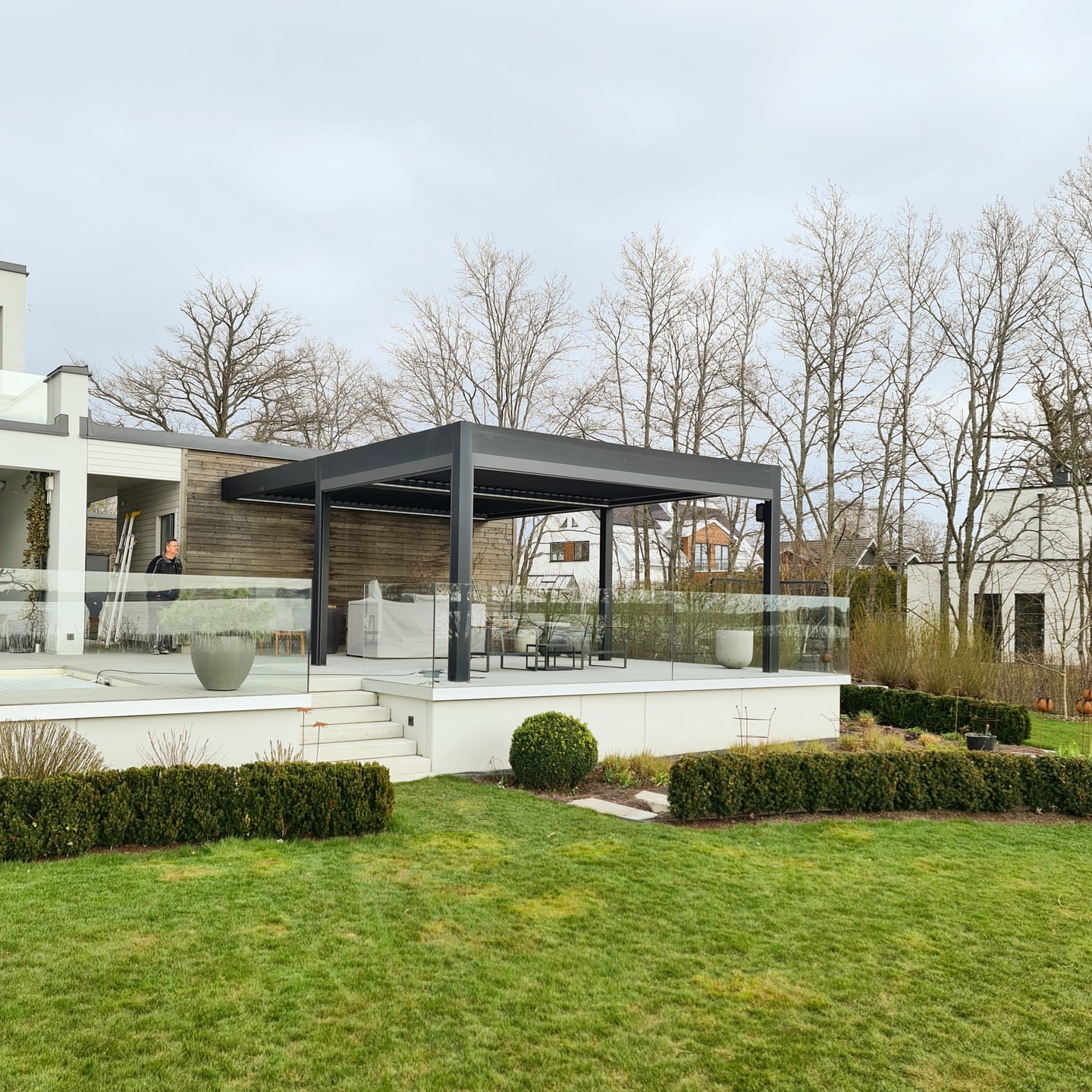 Motorized Pergola - Retractable Roof and Pergola Systems